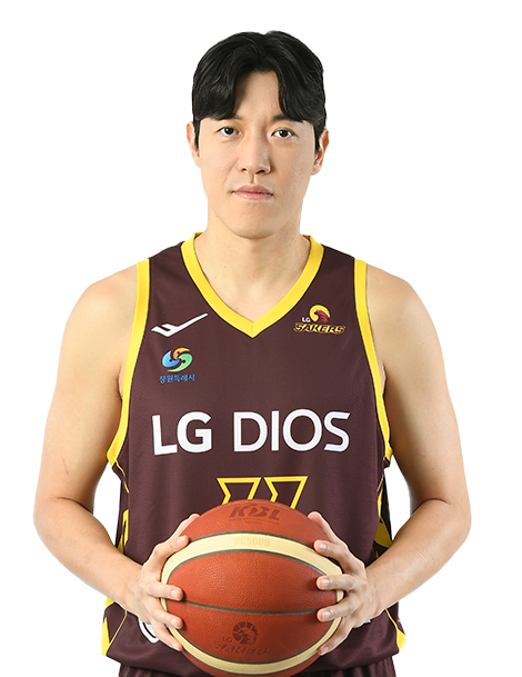 프로농구 창원 LG, 창단 28년 만에 첫 우승…39세 허일영 MVP